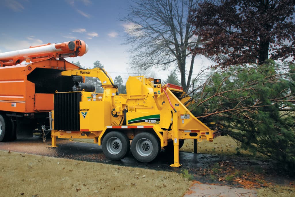 How to select a chipper or grinder for your land-clearing projects ...